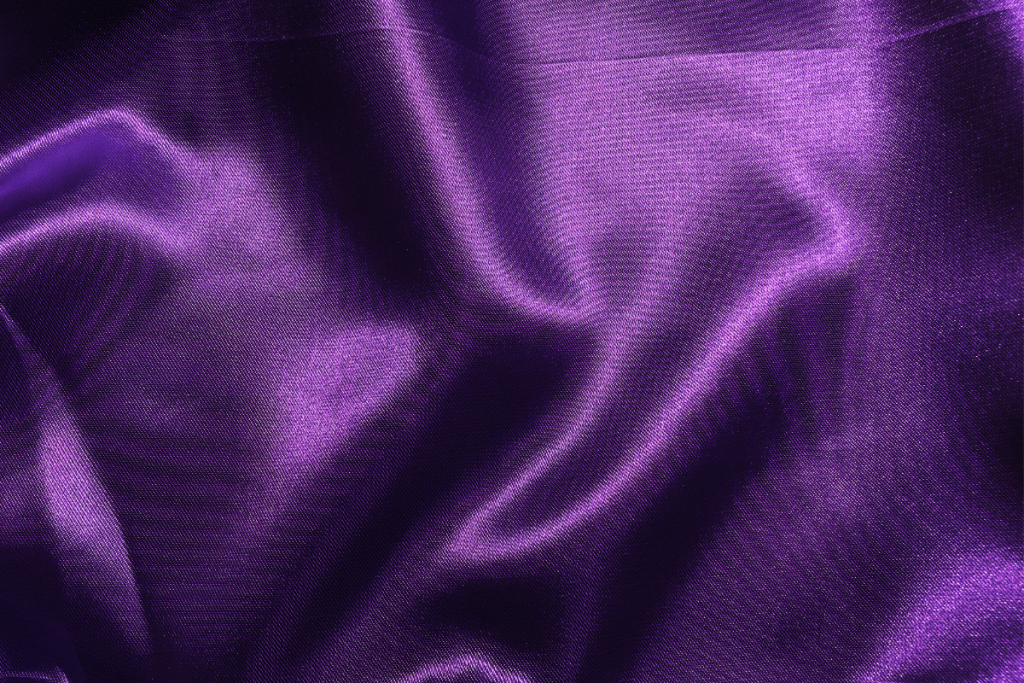 il viola tra lusso e simbolismo